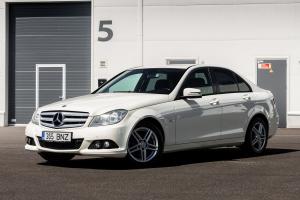 White Mercedes-Benz C 180 2011 in Tallinn, with an engine capacity of 2.10 L and mileage of 287 thousand km for 7290 €, photo 16 on AUTOMOTO.COM.LV