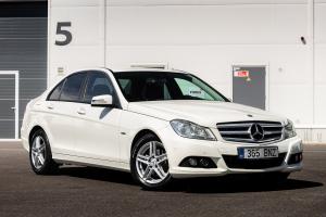 White Mercedes-Benz C 180 2011 in Tallinn, with an engine capacity of 2.10 L and mileage of 287 thousand km for 7290 €, photo 27 on AUTOMOTO.COM.LV