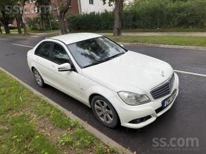 Balts Mercedes-Benz C 180 2011 Cēsis, ar dzinēja tilpumu 2.10 L un nobraukumu 0 tūkst. km par 3900 €, foto  vietnē AUTOMOTO.COM.LV