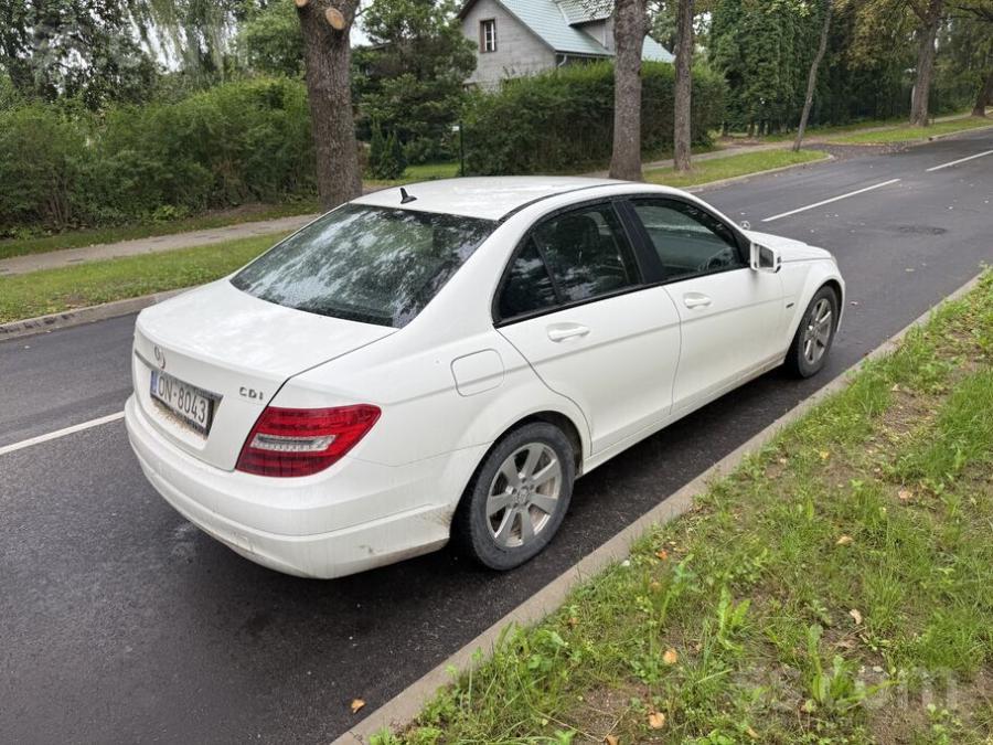 Balts Mercedes-Benz C 180 2011 Cēsis, ar dzinēja tilpumu 2.10 L un nobraukumu 0 tūkst. km par 3900 €, foto 4 vietnē AUTOMOTO.COM.LV