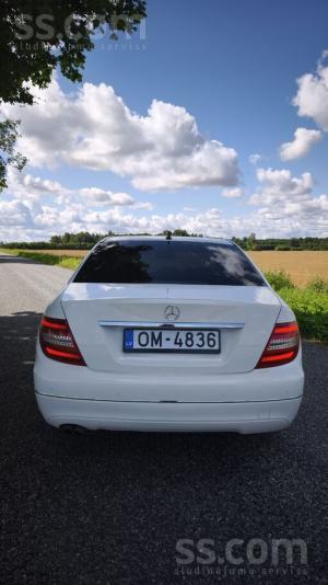Balts Mercedes-Benz C 180 2012 Ogre, ar dzinēja tilpumu 2.20 L un nobraukumu 272 tūkst. km par 6300 €, foto 7 vietnē AUTOMOTO.COM.LV