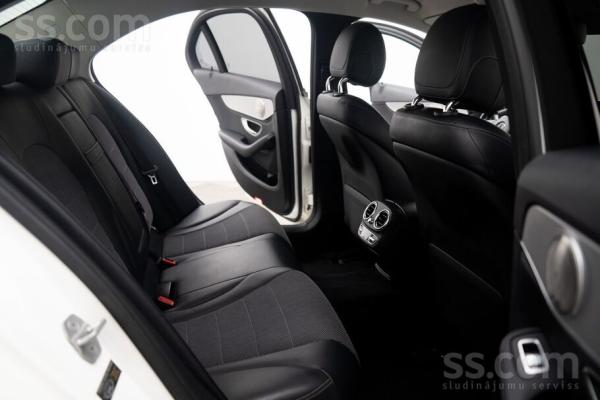 Balts Mercedes-Benz C 180 2014 Tallina, ar dzinēja tilpumu 1.60 L un nobraukumu 284 tūkst. km par 12499 €, foto 10 vietnē AUTOMOTO.COM.LV