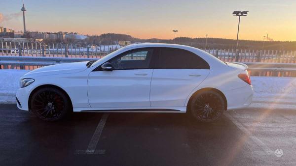 Balts Mercedes-Benz C 180 2015 Viļņa, ar dzinēja tilpumu 1.60 L un nobraukumu 257 tūkst. km par 14000 €, foto 4 vietnē AUTOMOTO.COM.LV