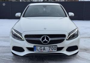 White Mercedes-Benz C 180 2017 in Vilkaviskis, with an engine capacity of 1.60 L and mileage of 185 thousand km for 14999 €, photo 2 on AUTOMOTO.COM.LV