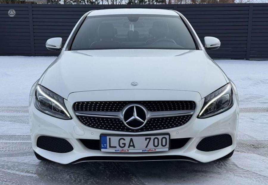 White Mercedes-Benz C 180 2017 in Vilkaviskis, with an engine capacity of 1.60 L and mileage of 185 thousand km for 14999 €, photo 2 on AUTOMOTO.COM.LV