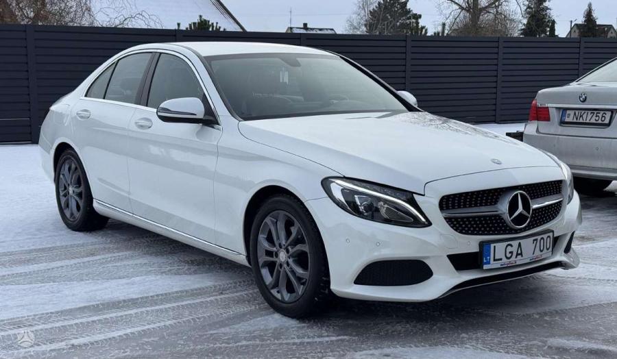 White Mercedes-Benz C 180 2017 in Vilkaviskis, with an engine capacity of 1.60 L and mileage of 185 thousand km for 14999 €, photo 3 on AUTOMOTO.COM.LV