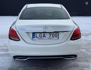 White Mercedes-Benz C 180 2017 in Vilkaviskis, with an engine capacity of 1.60 L and mileage of 185 thousand km for 14999 €, photo 5 on AUTOMOTO.COM.LV