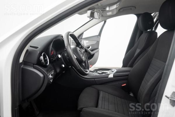 White Mercedes-Benz C 180 2018 in Tallinn, with an engine capacity of 1.60 L and mileage of 269 thousand km for 12499 €, photo 7 on AUTOMOTO.COM.LV
