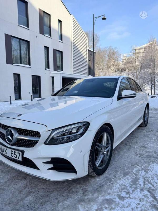 Balts Mercedes-Benz C 180 2020 Viļņa, ar dzinēja tilpumu 1.50 L un nobraukumu 91 tūkst. km par 24890 €, foto 1 vietnē AUTOMOTO.COM.LV