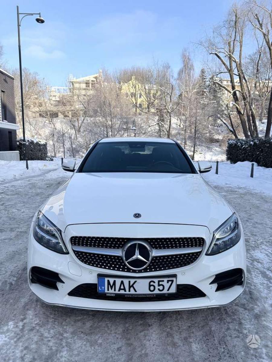 Balts Mercedes-Benz C 180 2020 Viļņa, ar dzinēja tilpumu 1.50 L un nobraukumu 91 tūkst. km par 24890 €, foto 2 vietnē AUTOMOTO.COM.LV