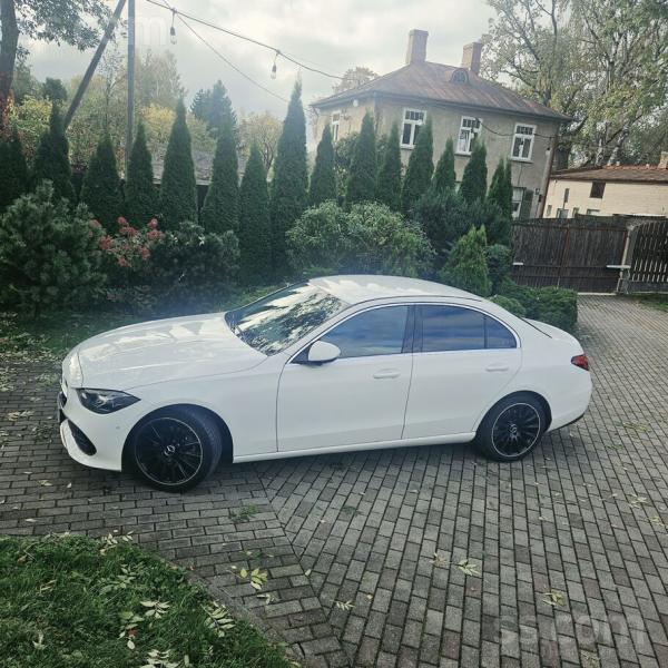 Мерседес Ц 180 2024 в Рига на AUTOMOTO.COM.LV Белый Мерседес Ц 180 2024 в Рига, объемом двигателя 1.50 л и пробегом 17 тыс. км за 45000 €, фото 3 на AUTOMOTO.COM.LV
