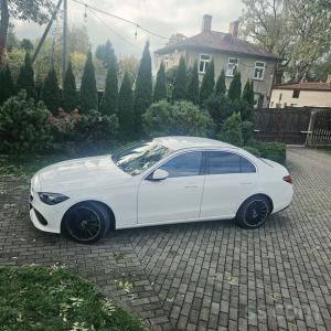 Белый Мерседес Ц 180 2024 в Рига, объемом двигателя 1.50 л и пробегом 17 тыс. км за 45000 €, фото 3 на AUTOMOTO.COM.LV