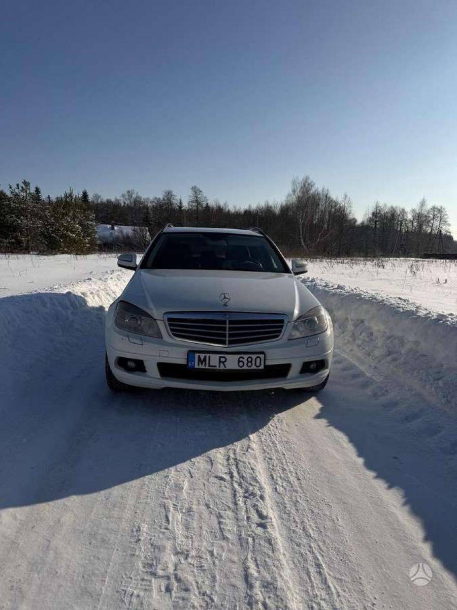 Balts Mercedes-Benz C 180 2008 Viļņa, ar dzinēja tilpumu 1.79 L un nobraukumu 338 tūkst. km par 2850 €, foto 3 vietnē AUTOMOTO.COM.LV