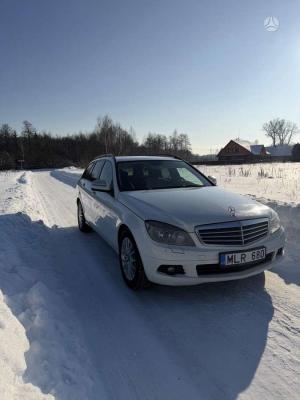 Balts Mercedes-Benz C 180 2008 Viļņa, ar dzinēja tilpumu 1.79 L un nobraukumu 338 tūkst. km par 2850 €, foto 5 vietnē AUTOMOTO.COM.LV