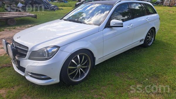 Balts Mercedes-Benz C 180 2012 Jēkabpils, ar dzinēja tilpumu 2.10 L un nobraukumu 489 tūkst. km par 3200 €, foto 2 vietnē AUTOMOTO.COM.LV