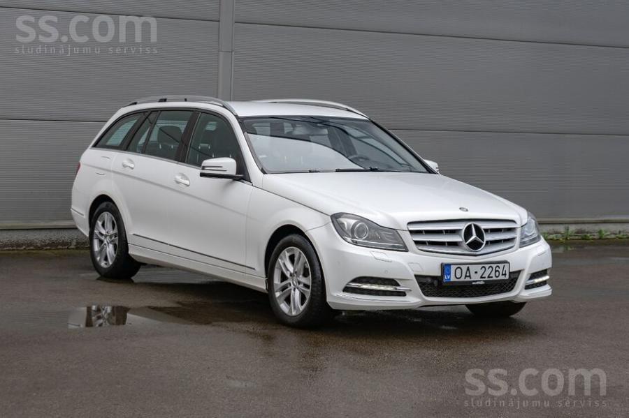 White Mercedes-Benz C 180 2013 in Riga, with an engine capacity of 2.10 L and mileage of 0 thousand km for 7500 €, photo 3 on AUTOMOTO.COM.LV