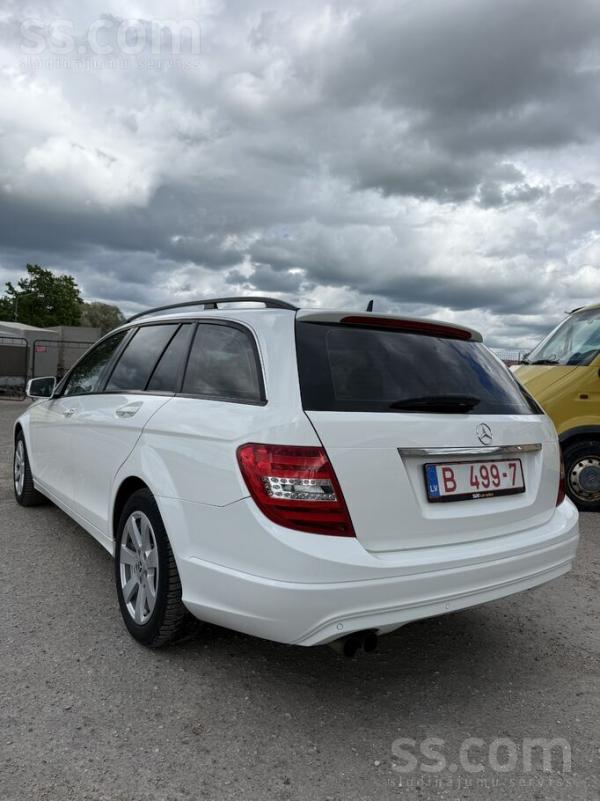 White Mercedes-Benz C 180 2013 in Talsi, with an engine capacity of 2.20 L and mileage of 245 thousand km for 7500 €, photo 4 on AUTOMOTO.COM.LV