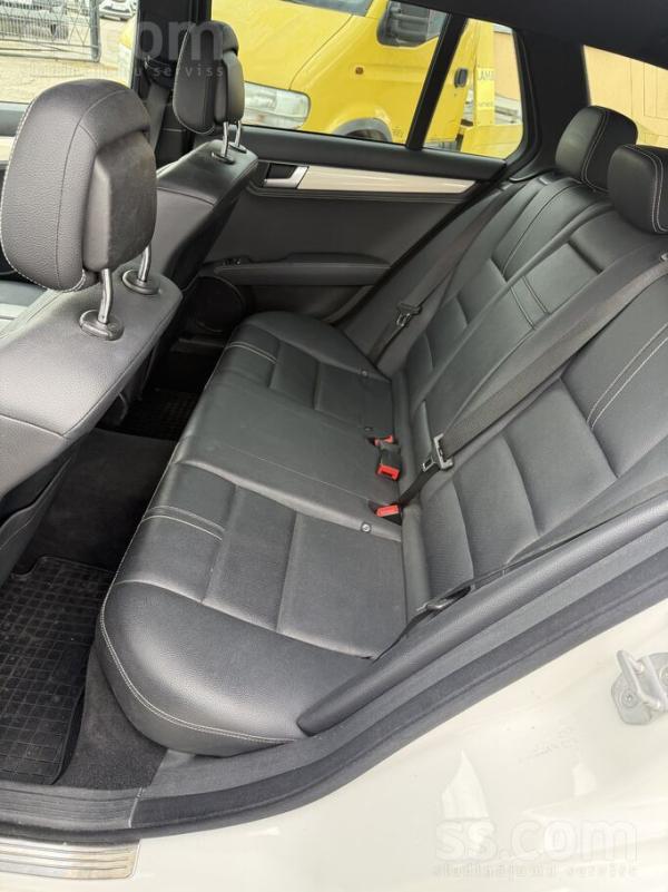 White Mercedes-Benz C 180 2013 in Talsi, with an engine capacity of 2.20 L and mileage of 245 thousand km for 7500 €, photo 8 on AUTOMOTO.COM.LV