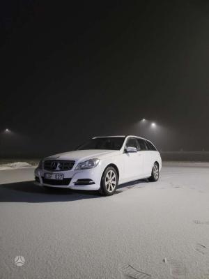 White Mercedes-Benz C 180 2014 in Siauliai, with an engine capacity of 2.14 L and mileage of 388 thousand km for 7000 €, photo 4 on AUTOMOTO.COM.LV