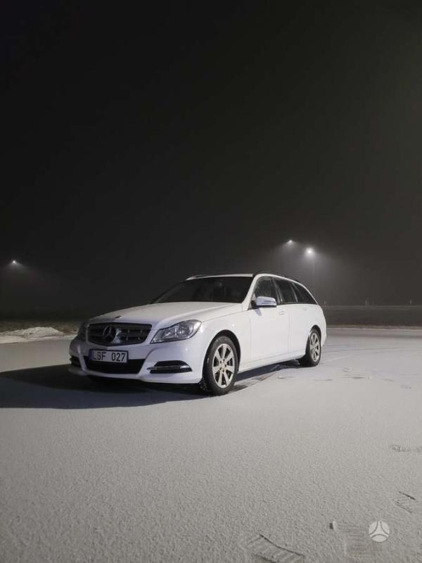 White Mercedes-Benz C 180 2014 in Siauliai, with an engine capacity of 2.14 L and mileage of 388 thousand km for 7000 €, photo 6 on AUTOMOTO.COM.LV