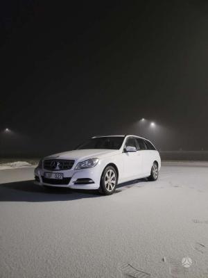 White Mercedes-Benz C 180 2014 in Siauliai, with an engine capacity of 2.14 L and mileage of 388 thousand km for 7000 €, photo 6 on AUTOMOTO.COM.LV