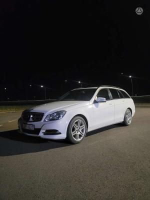 White Mercedes-Benz C 180 2014 in Siauliai, with an engine capacity of 2.14 L and mileage of 388 thousand km for 7000 €, photo 7 on AUTOMOTO.COM.LV