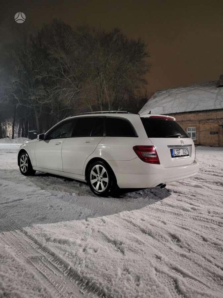 White Mercedes-Benz C 180 2014 in Siauliai, with an engine capacity of 2.14 L and mileage of 388 thousand km for 7000 €, photo 11 on AUTOMOTO.COM.LV
