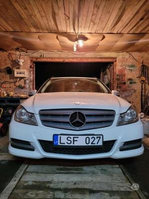 White Mercedes-Benz C 180 2014 in Siauliai, with an engine capacity of 2.14 L and mileage of 388 thousand km for 7000 €, photo 12 on AUTOMOTO.COM.LV