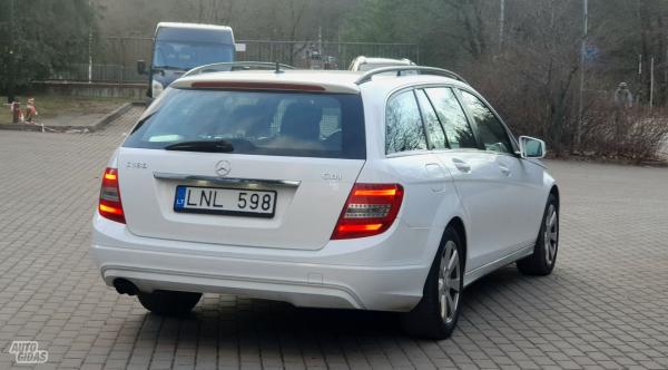 White Mercedes-Benz C 180 2014 in Vilnius, with an engine capacity of 2.10 L and mileage of 300 thousand km for 3800 €, photo 3 on AUTOMOTO.COM.LV