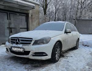 Balts Mercedes-Benz C 180 2015 Šauļi, ar dzinēja tilpumu 2.14 L un nobraukumu 450 tūkst. km par 3500 €, foto  vietnē AUTOMOTO.COM.LV