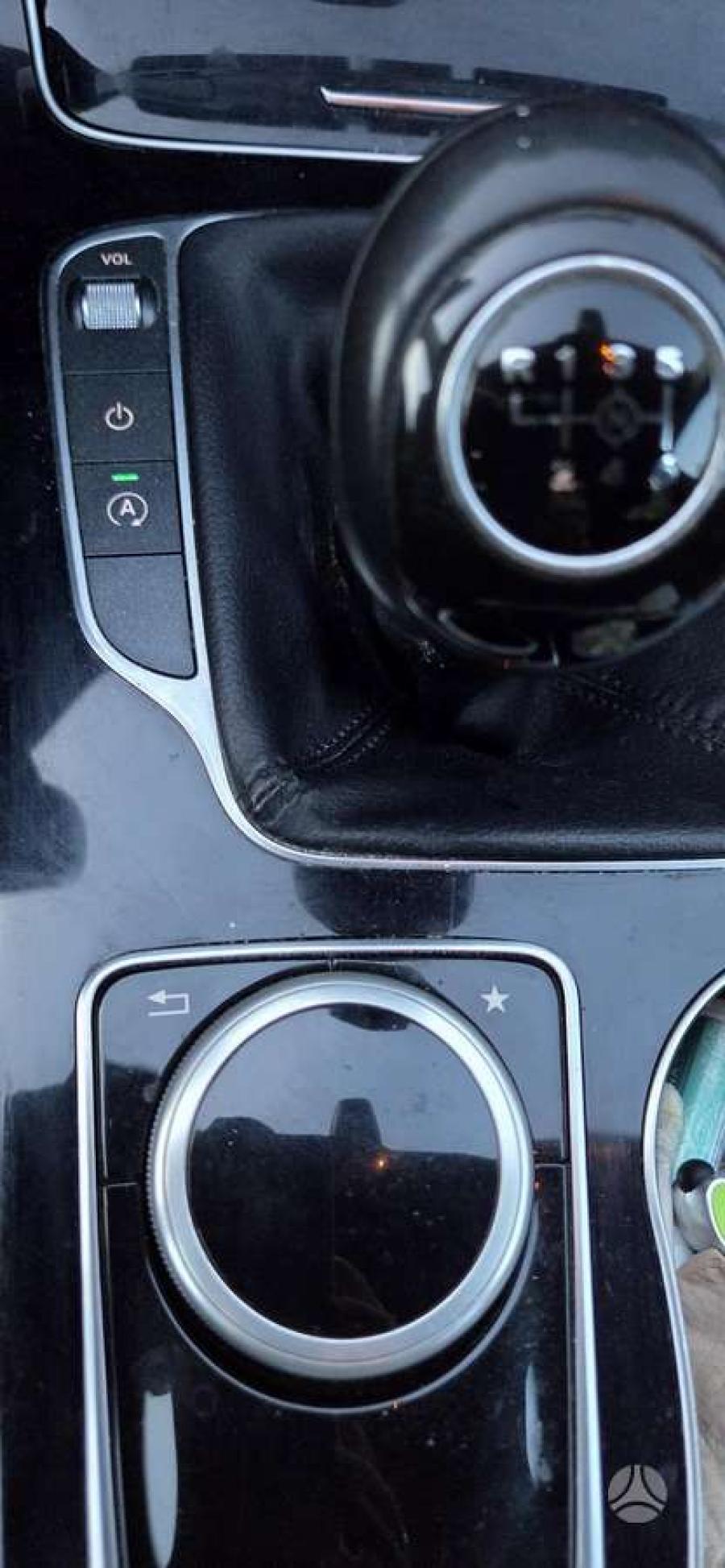 White Mercedes-Benz C 180 2016 in Vilnius, with an engine capacity of 1.60 L and mileage of 461 thousand km for 8888 €, photo 12 on AUTOMOTO.COM.LV