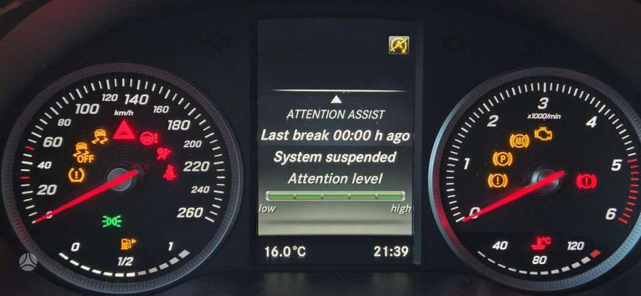 White Mercedes-Benz C 180 2016 in Vilnius, with an engine capacity of 1.60 L and mileage of 461 thousand km for 8888 €, photo 14 on AUTOMOTO.COM.LV