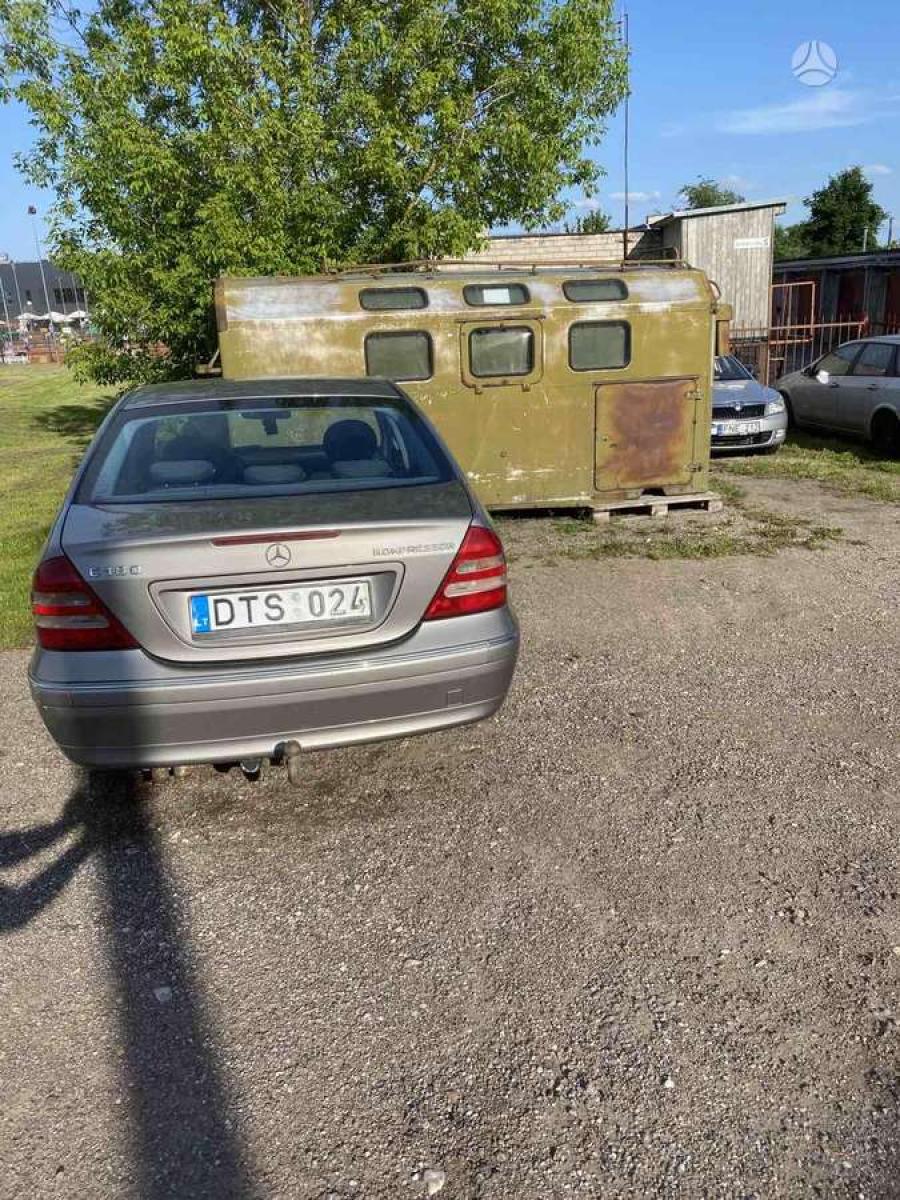 Dzeltens Mercedes-Benz C 180 2003 Kauņa, ar dzinēja tilpumu 1.80 L un nobraukumu 261 tūkst. km par 1700 €, foto 3 vietnē AUTOMOTO.COM.LV