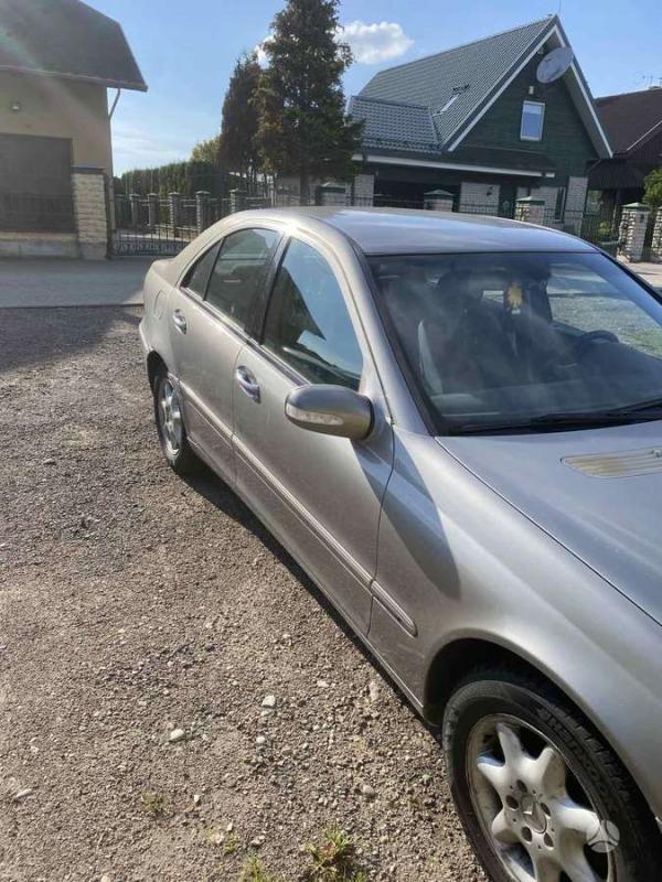 Dzeltens Mercedes-Benz C 180 2003 Kauņa, ar dzinēja tilpumu 1.80 L un nobraukumu 261 tūkst. km par 1700 €, foto 4 vietnē AUTOMOTO.COM.LV