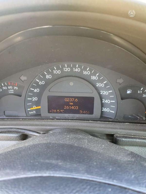 Dzeltens Mercedes-Benz C 180 2003 Kauņa, ar dzinēja tilpumu 1.80 L un nobraukumu 261 tūkst. km par 1700 €, foto 5 vietnē AUTOMOTO.COM.LV