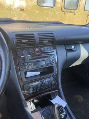 Dzeltens Mercedes-Benz C 180 2003 Kauņa, ar dzinēja tilpumu 1.80 L un nobraukumu 261 tūkst. km par 1700 €, foto 7 vietnē AUTOMOTO.COM.LV