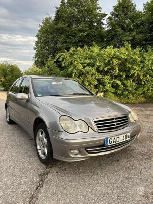 Yellow Mercedes-Benz C 180 2005 in Alytus, with an engine capacity of 1.80 L and mileage of 179 thousand km for 2200 €, photo 5 on AUTOMOTO.COM.LV
