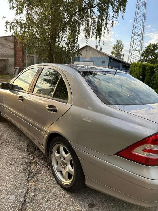 Dzeltens Mercedes-Benz C 180 2005 Alīta, ar dzinēja tilpumu 1.80 L un nobraukumu 179 tūkst. km par 2200 €, foto 9 vietnē AUTOMOTO.COM.LV
