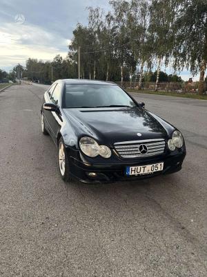 Melns Mercedes-Benz C 200 2007 Marijampole, ar dzinēja tilpumu 2.15 L un nobraukumu 330 tūkst. km par 2300 €, foto 3 vietnē AUTOMOTO.COM.LV