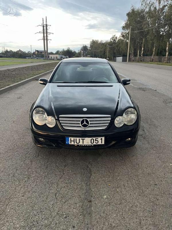 Мерседес Ц 200 2007 в Мариямполе на AUTOMOTO.COM.LV Черный Мерседес Ц 200 2007 в Мариямполе, объемом двигателя 2.15 л и пробегом 330 тыс. км за 2300 €, фото 4 на AUTOMOTO.COM.LV