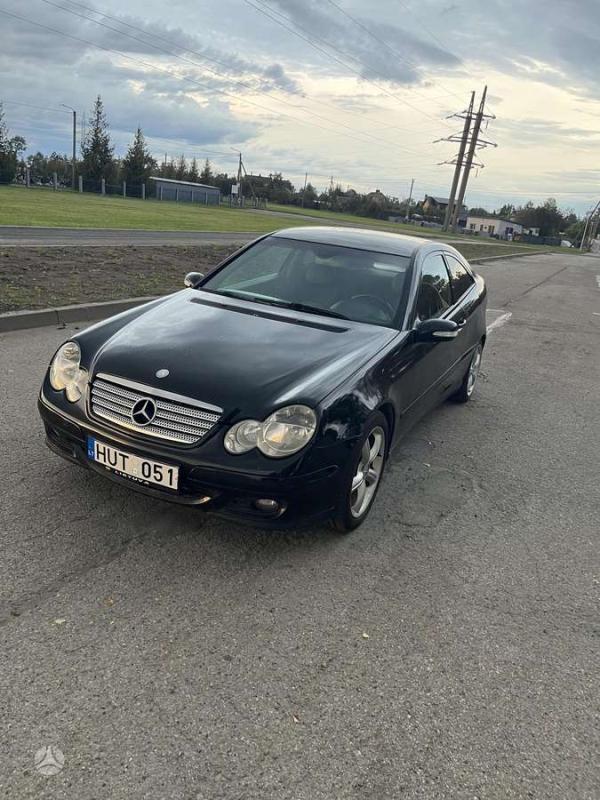 Мерседес Ц 200 2007 в Мариямполе на AUTOMOTO.COM.LV Черный Мерседес Ц 200 2007 в Мариямполе, объемом двигателя 2.15 л и пробегом 330 тыс. км за 2300 €, фото 5 на AUTOMOTO.COM.LV