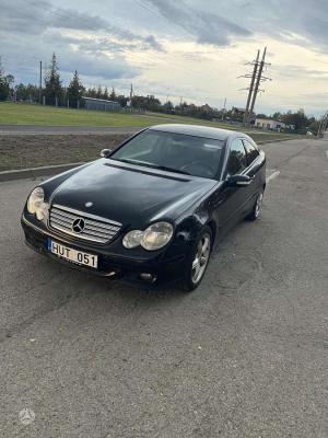 Melns Mercedes-Benz C 200 2007 Marijampole, ar dzinēja tilpumu 2.15 L un nobraukumu 330 tūkst. km par 2300 €, foto 5 vietnē AUTOMOTO.COM.LV