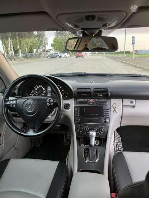 Melns Mercedes-Benz C 200 2007 Marijampole, ar dzinēja tilpumu 2.15 L un nobraukumu 330 tūkst. km par 2300 €, foto 8 vietnē AUTOMOTO.COM.LV