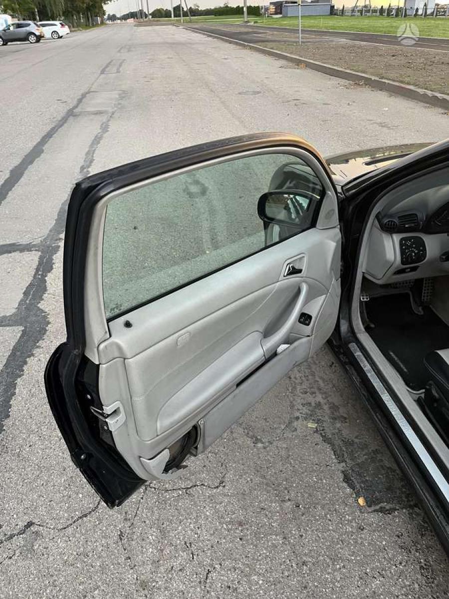 Melns Mercedes-Benz C 200 2007 Marijampole, ar dzinēja tilpumu 2.15 L un nobraukumu 330 tūkst. km par 2300 €, foto 14 vietnē AUTOMOTO.COM.LV