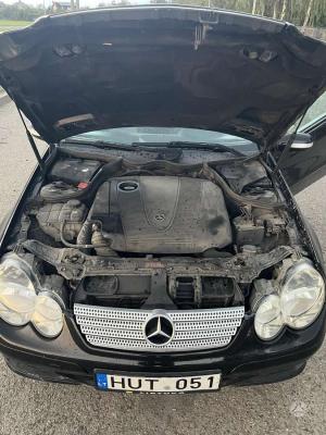 Melns Mercedes-Benz C 200 2007 Marijampole, ar dzinēja tilpumu 2.15 L un nobraukumu 330 tūkst. km par 2300 €, foto 15 vietnē AUTOMOTO.COM.LV