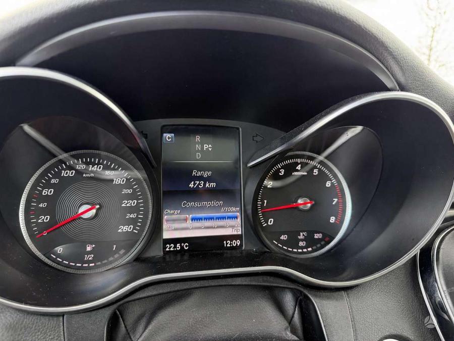 Black Mercedes-Benz C 200 2016 in Kaunas, with an engine capacity of 2.00 L and mileage of 176 thousand km for 14800 €, photo 13 on AUTOMOTO.COM.LV