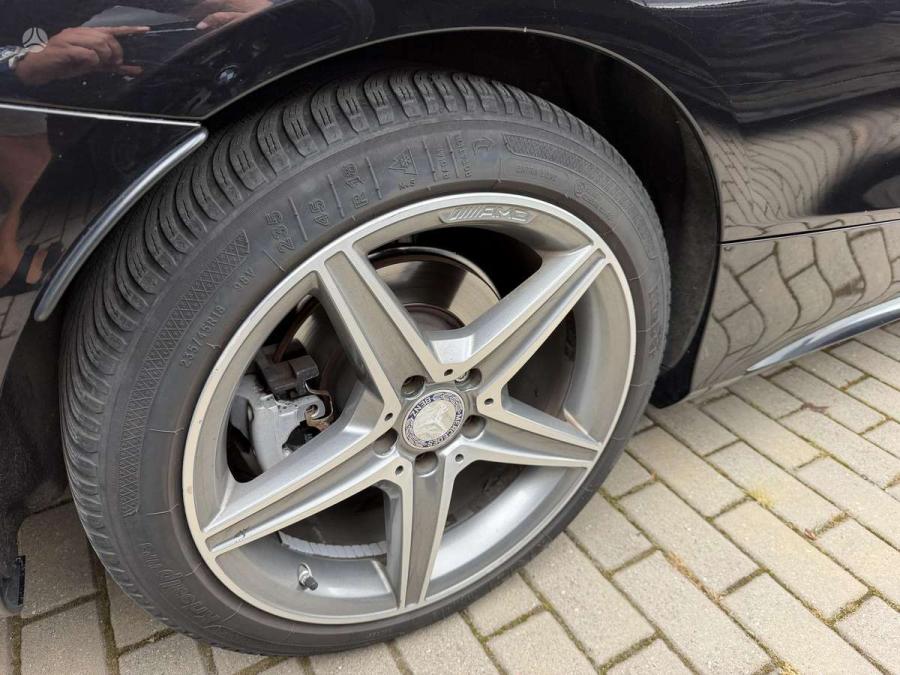 Black Mercedes-Benz C 200 2016 in Kaunas, with an engine capacity of 2.00 L and mileage of 176 thousand km for 14800 €, photo 19 on AUTOMOTO.COM.LV