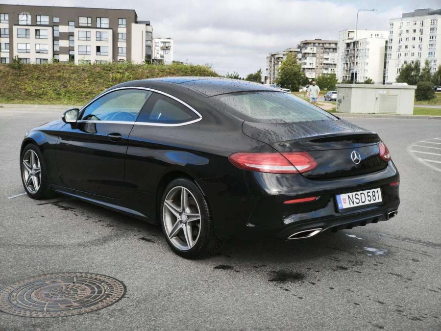 Black Mercedes-Benz C 200 2016 in Vilnius, with an engine capacity of 2.00 L and mileage of 177 thousand km for 16800 €, photo 5 on AUTOMOTO.COM.LV