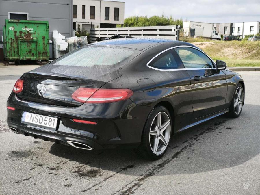 Black Mercedes-Benz C 200 2016 in Vilnius, with an engine capacity of 2.00 L and mileage of 177 thousand km for 16800 €, photo 8 on AUTOMOTO.COM.LV