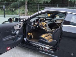 Black Mercedes-Benz C 200 2016 in Vilnius, with an engine capacity of 2.00 L and mileage of 177 thousand km for 16800 €, photo 12 on AUTOMOTO.COM.LV